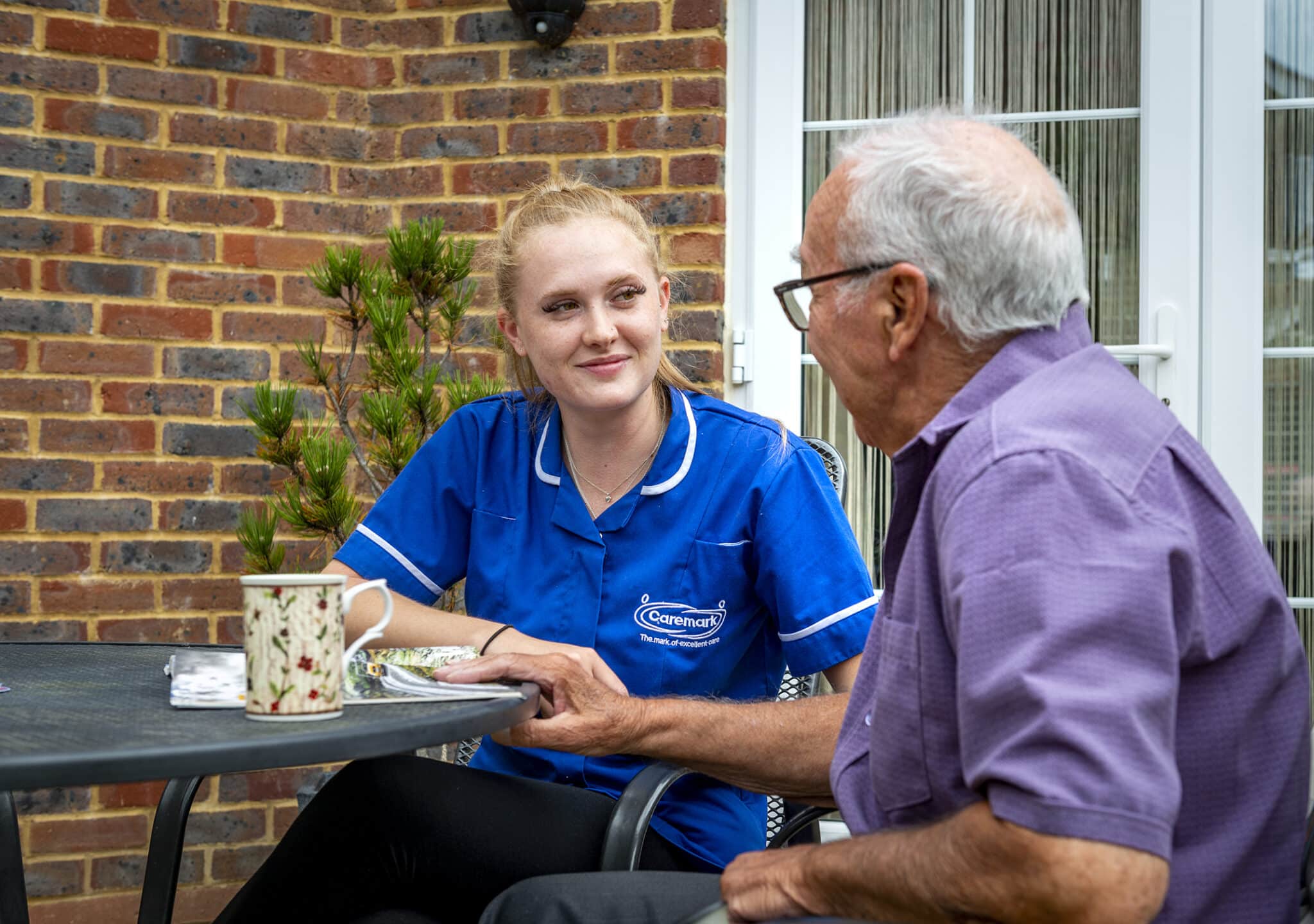 Jobs in Care: Live in Care & Home Care Jobs in the UK • Caremark